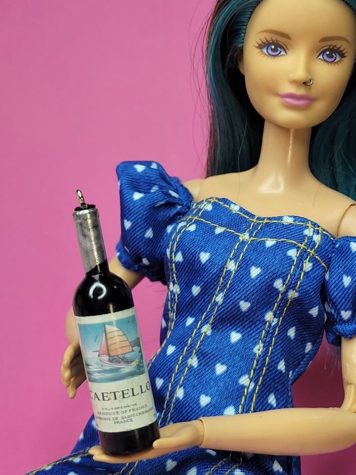 NEW MINIATURE WINE BOTTLE ×1 BARBIE ACCESSORY DIORAMA DOLLHOUSE PRETEND ...
