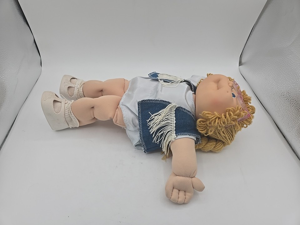 Vintage 1982 Cabbage Patch Doll Blue Eyes, Shoes, Glasses, One Dimple | eBay