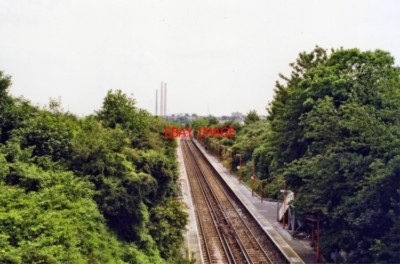 PHOTO SWANSCOMBE RAILWAY STATION 1999 VIEW EAST TOWARDS GRAVESEND ...