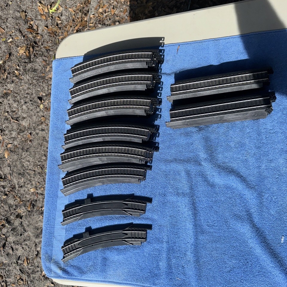 Life Like Power-Loc HO Scale 27 Curve ,9 Straight Track & 2 Terminal ...