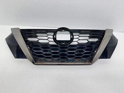 Black ＆ Chrome Front Upper Grille 2020-2023 Nissan Sentra S/SV 62310 ...