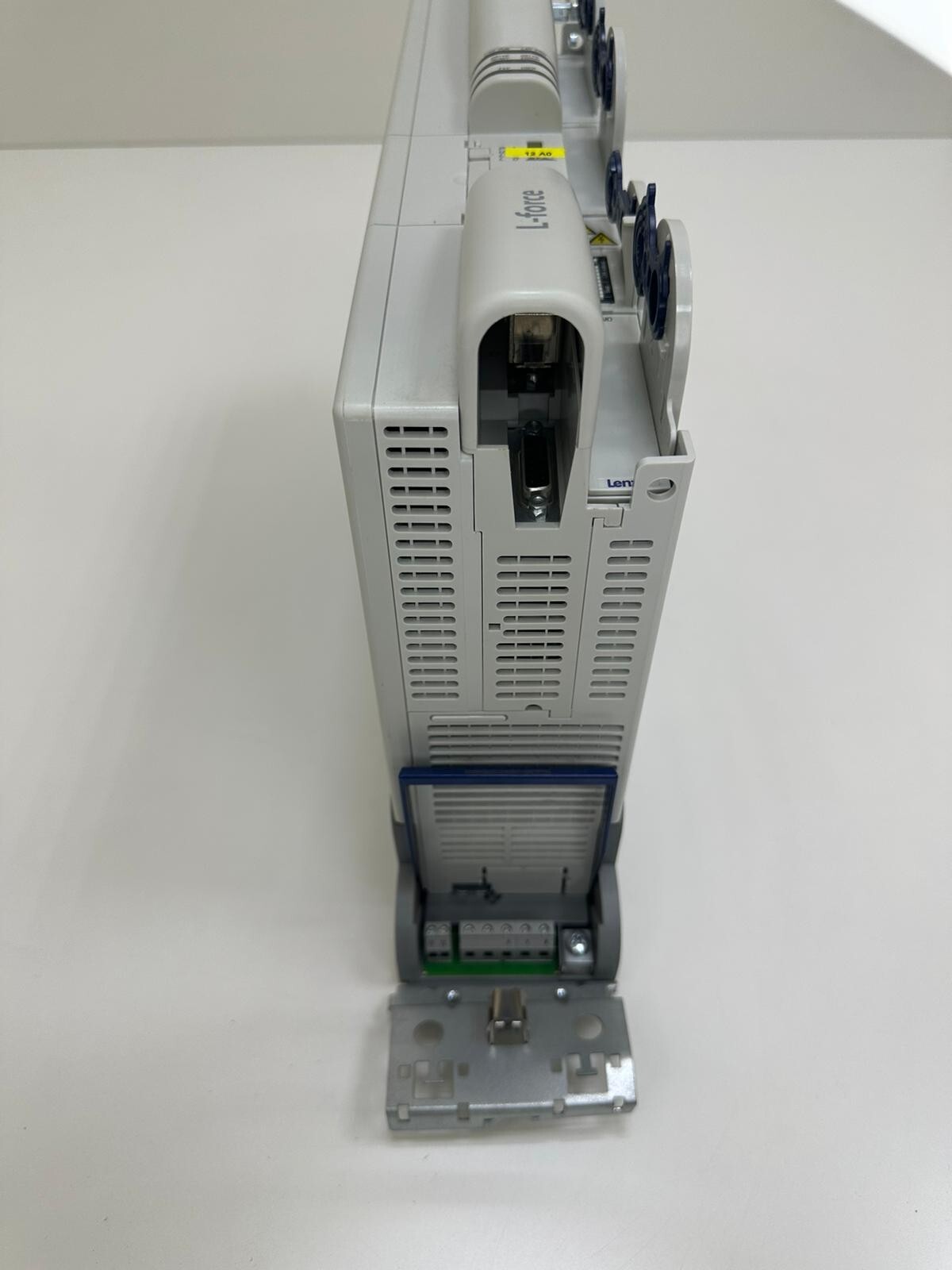 Lenze 9400 L-Force Multi Drive HighLine E94AMHE0074 l E94AYM22 l ...