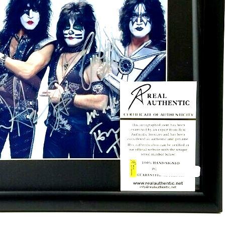 KISS BAND SIGNED PHOTO X4 GENE SIMMONS PAUL STANLEY TOMMY THAYER ...