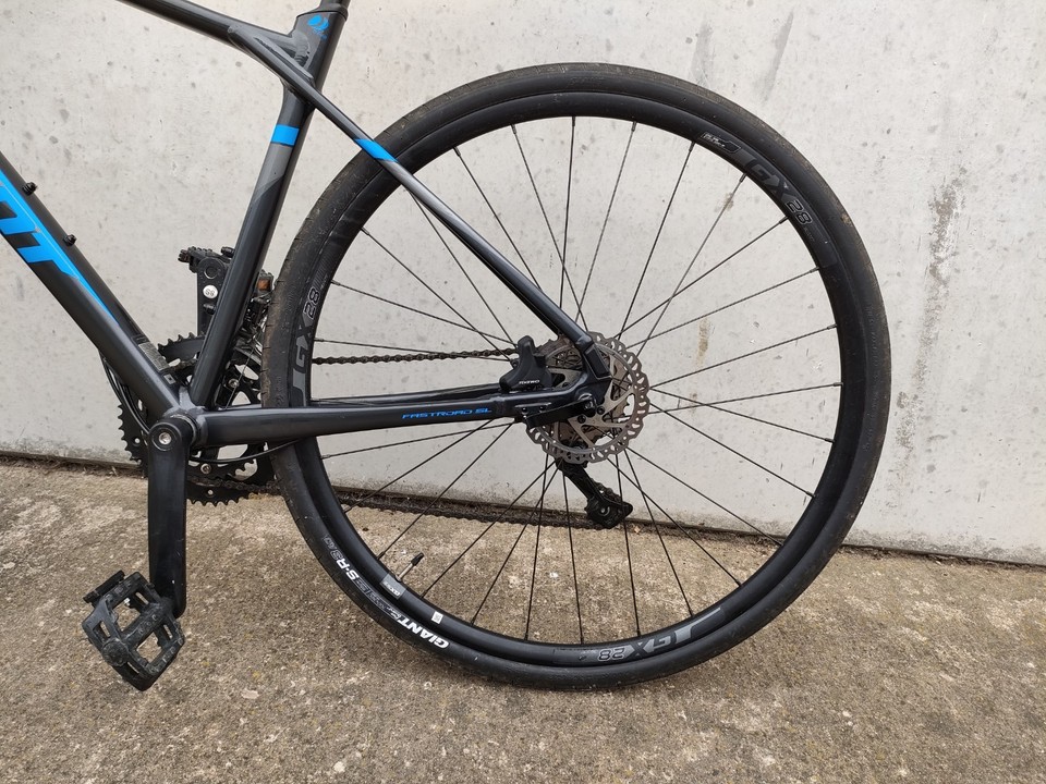 Giant Fast Road flat bar road / city bike medium frame | eBay UK