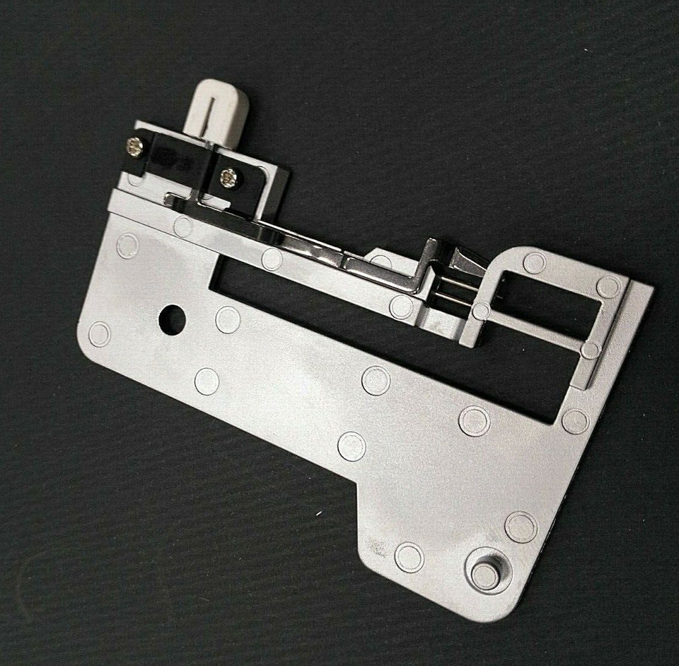 Needle Plate (OEM Quality) - 68004423 Pfaff 794, 795; Singer S14-78 etc ...