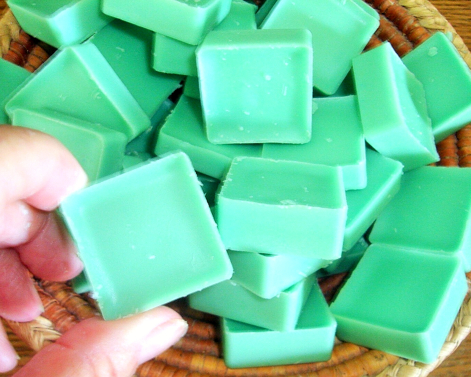 PICK A SCENT 40 Square Shaped Wax Melts Highly Scented Wax Tarts Cubes ...