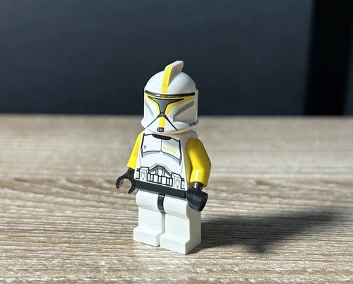 Lego Star Wars Phase 1 Clone Commander Minifigure sw0481 Yellow Torso ...