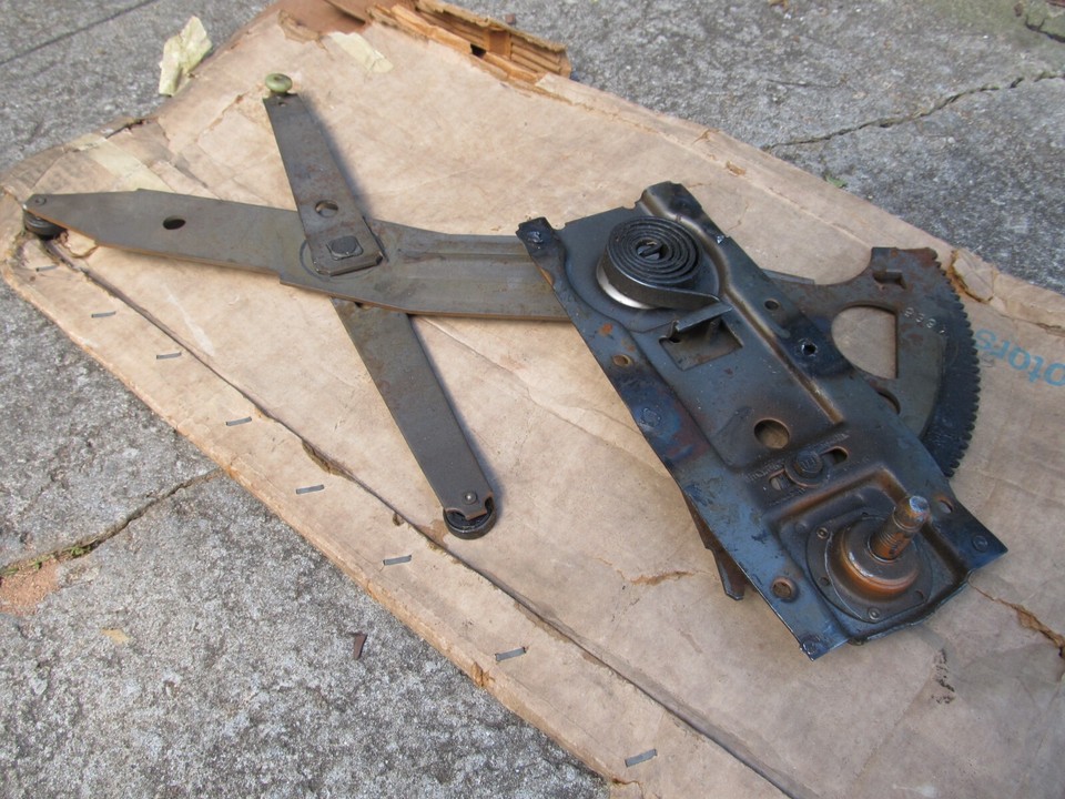 NOS 1972-1975 Chevy Vega GT passenger side window regulator RH GM ...