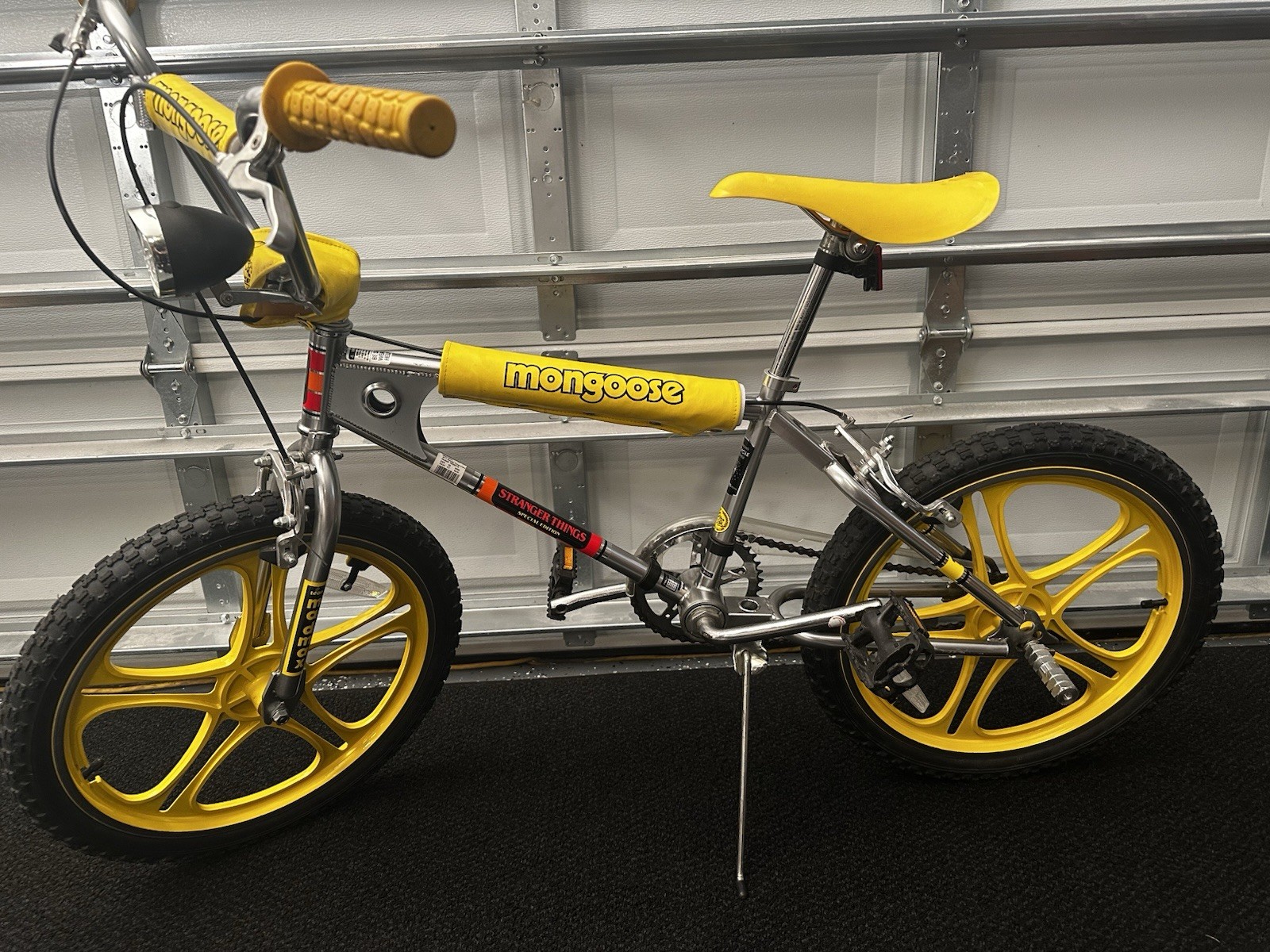 Mongoose Max Netflix Stranger Things 20 inch BMX Bike - Yellow | eBay