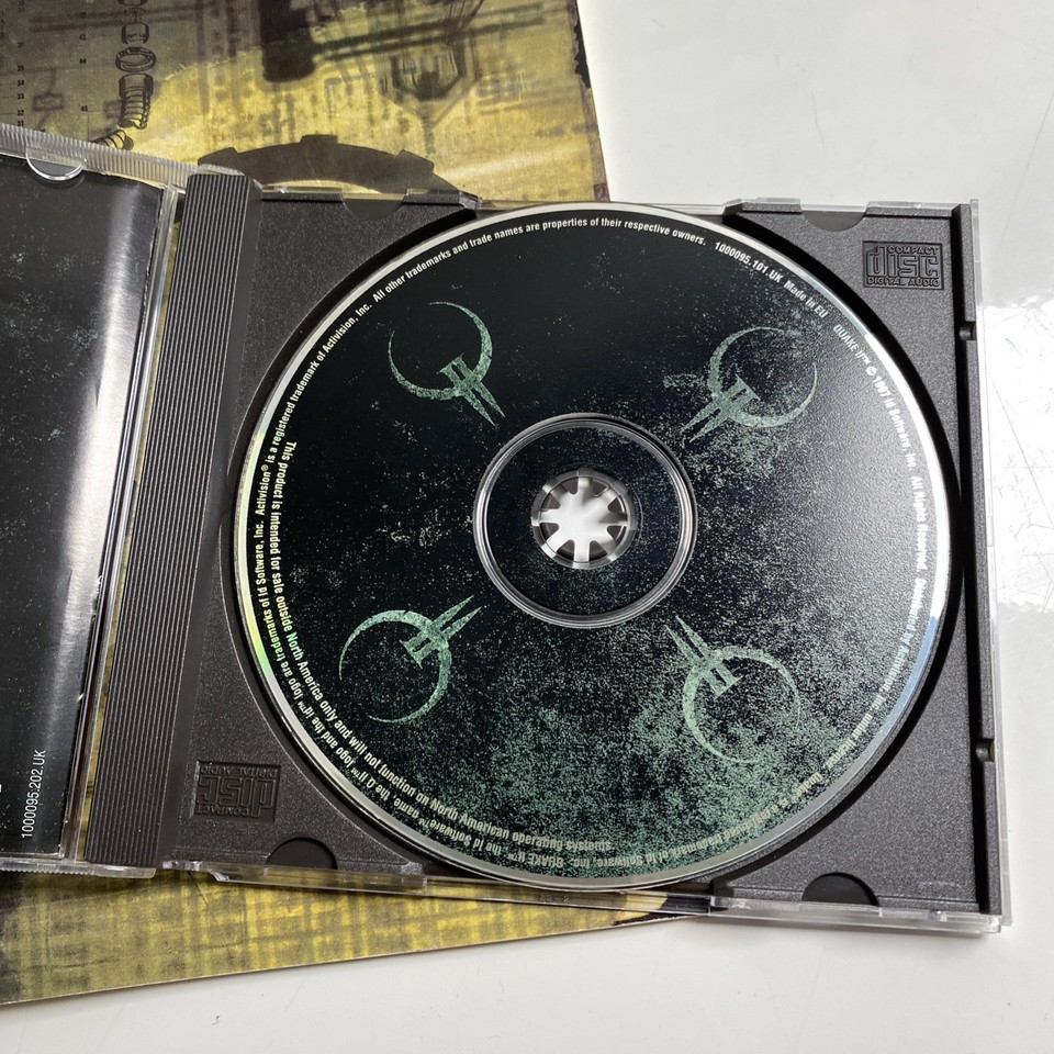 Quake II 2 PC Big Box ID Software CD-ROM - Box Damage | eBay