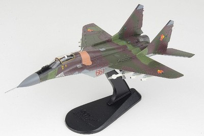 HA6514 Hobby Master MiG-29 Fulcrum-A 1/72 Model Red 661 East German Air ...