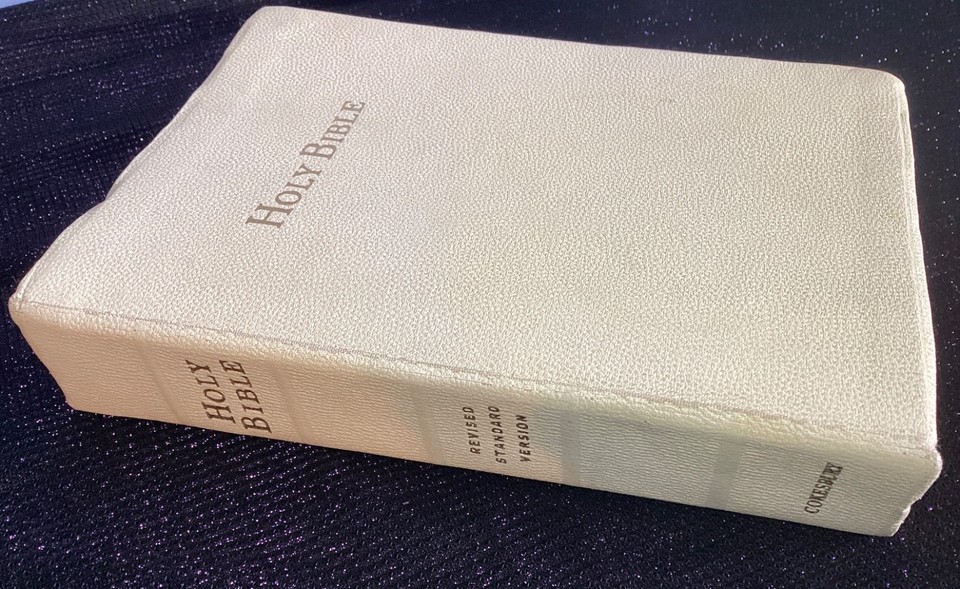 1962 COKESBURY Holy Bible in White - Illustrated in Color - Maps ...