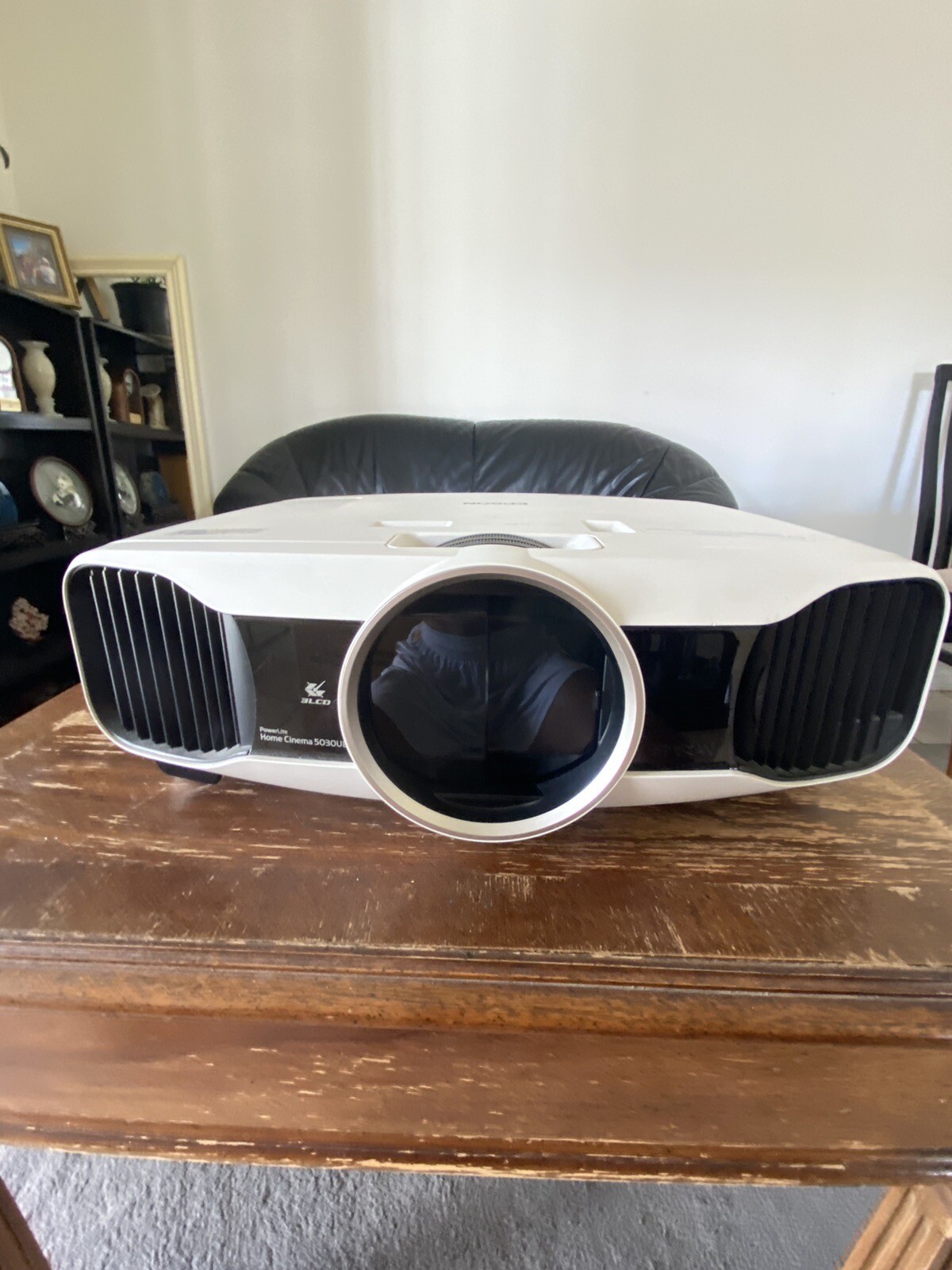 Epson PowerLite Home Cinema 5030UB LCD Projector Model H585A ...