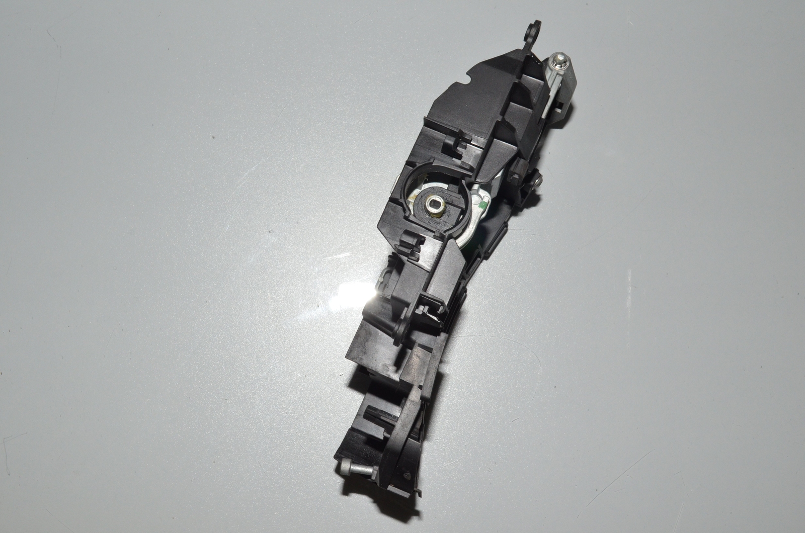 BMW F10 5er F11 F06 F07 F12 Träger Türaussengriff links 7300327 2219941 ...