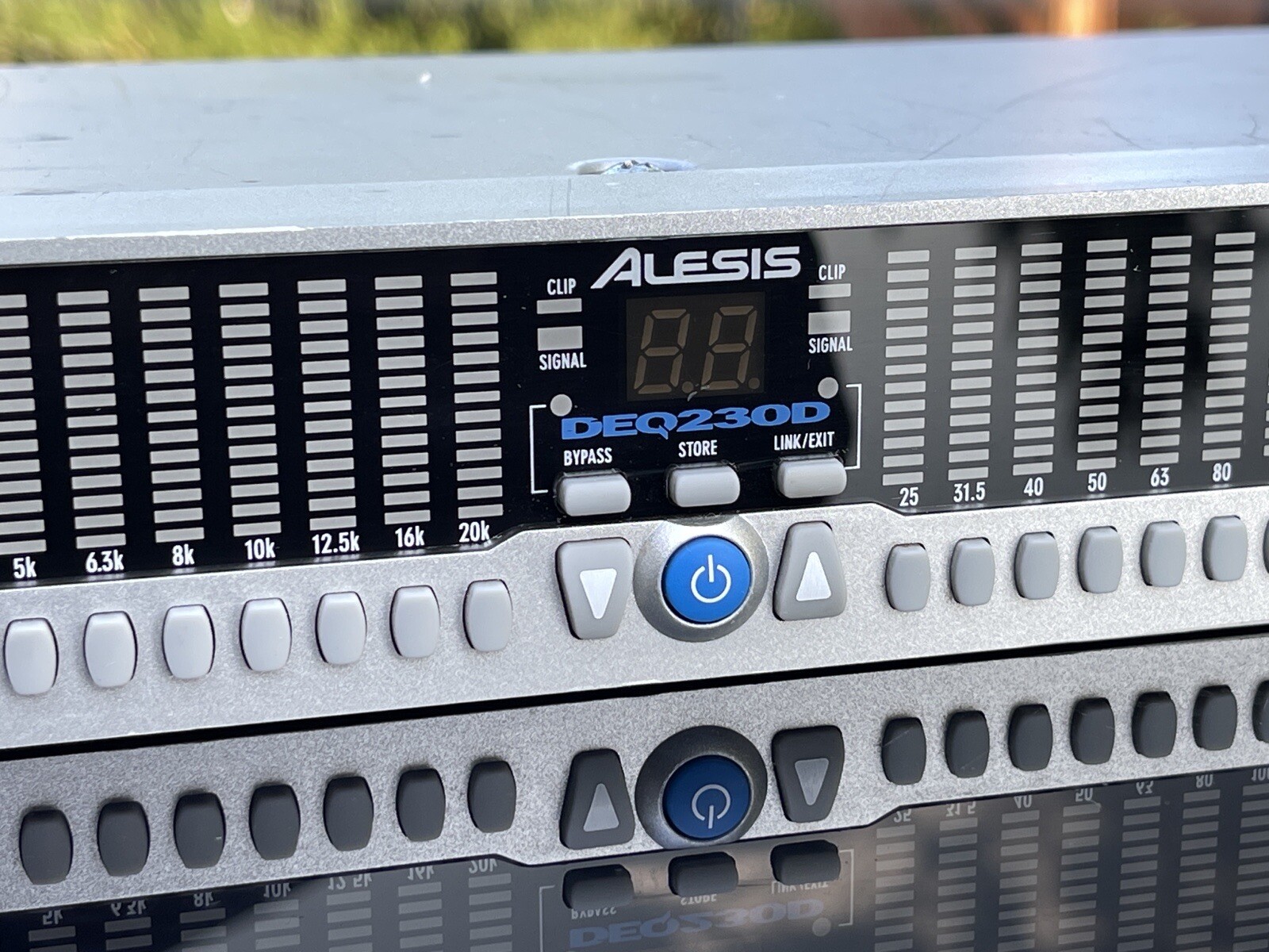 Alesis DEQ 230D DEQ230D 2channel equalizer, real-time-analyzer MIDI EQ ...