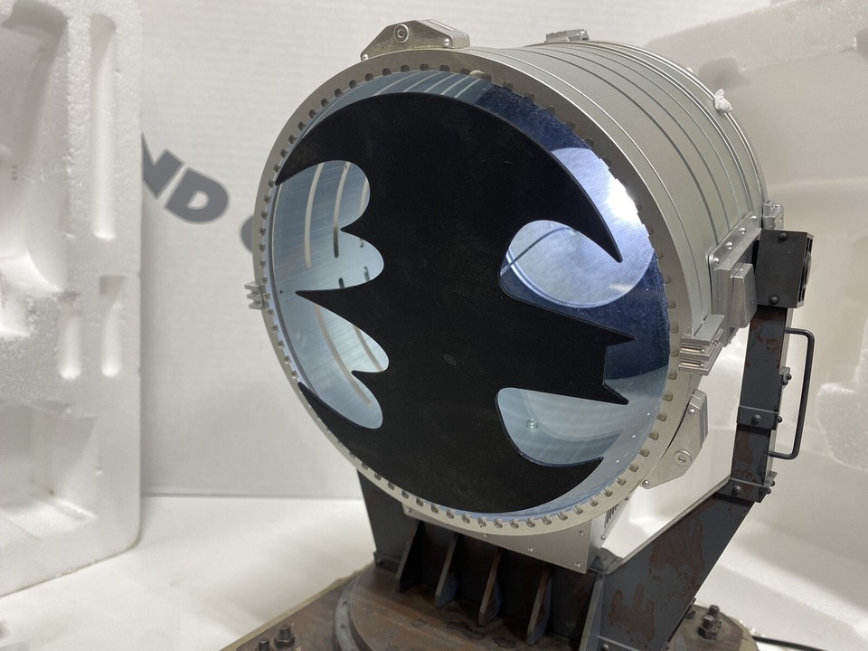 DC Direct Bat Signal Prop Replica Limited Edition - Batman Symbol Light ...