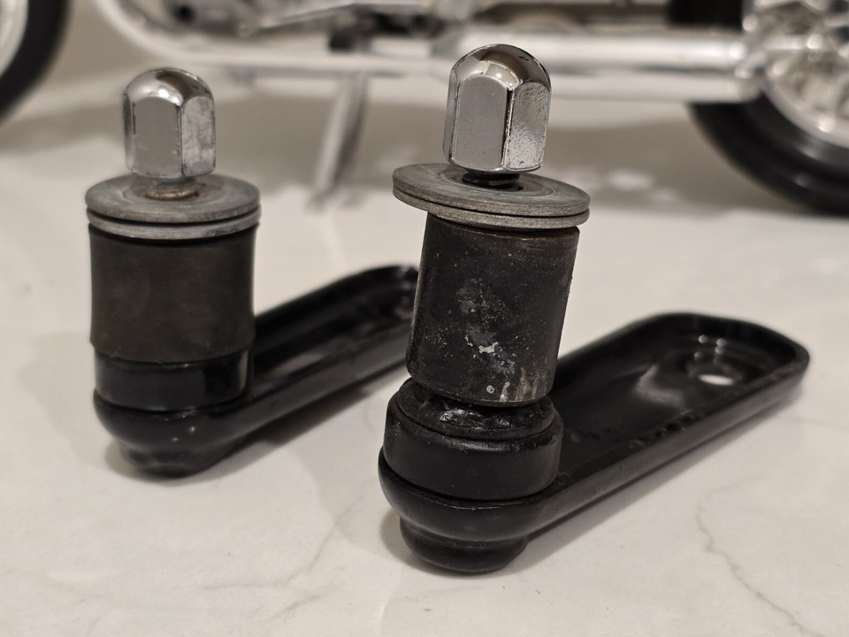 Harley Davidson Heritage Softail Saddlebag Brackets 90346-00 | eBay