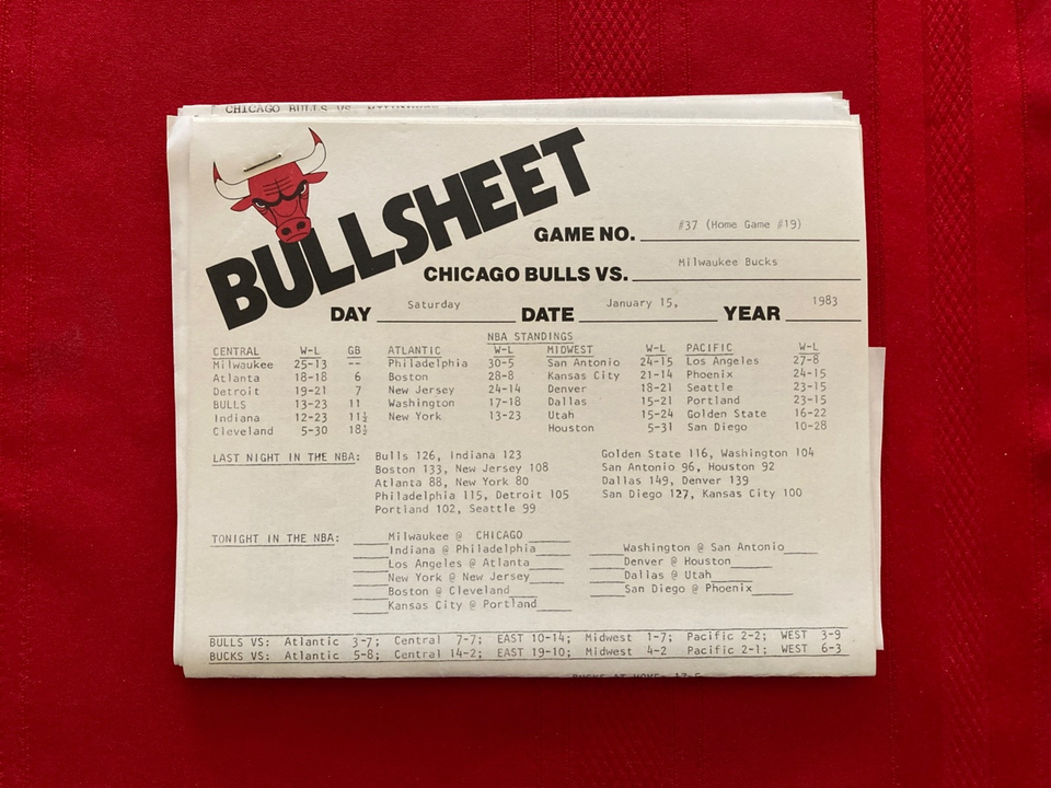1982-1983 NBA Chicago Bulls program + game notes / Bucks / 1-15 ...