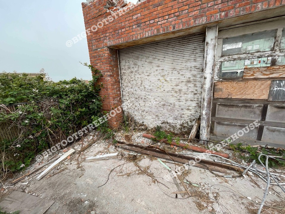 Halloween III Season of the Witch Silver Shamrock Factory Brick Michael ...