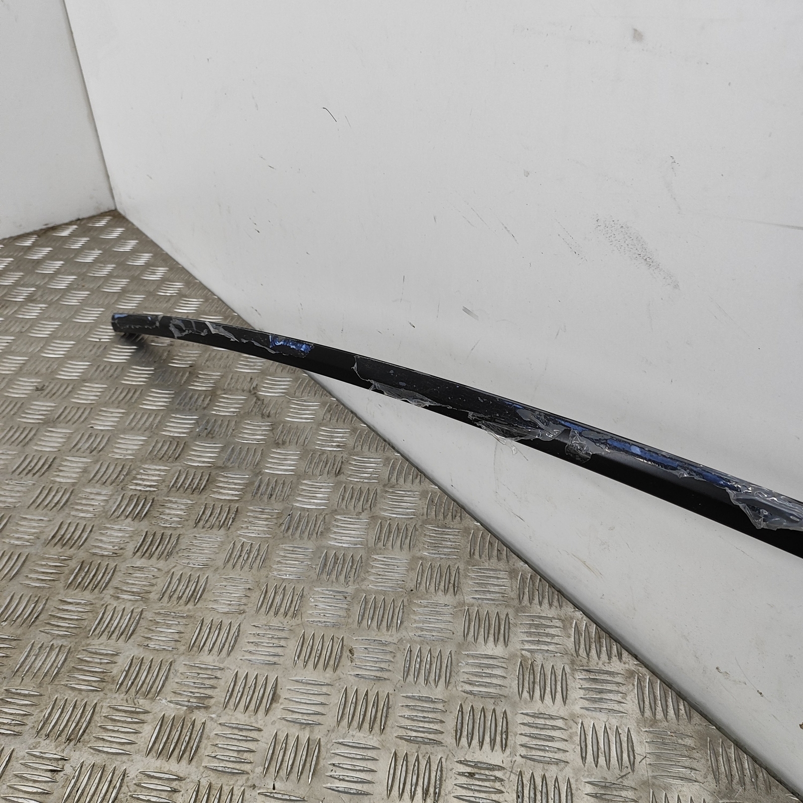 TESLA MODEL Y Right Side Roof Strip Trim 1495731-00-C Electricity | eBay