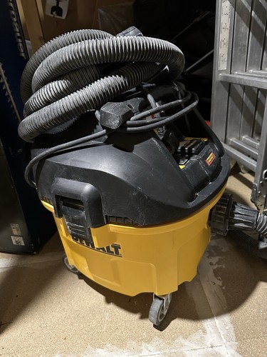 Dewalt DWV901L Industrial Vacuum Cleaner - Excellent Condition! Dust ...