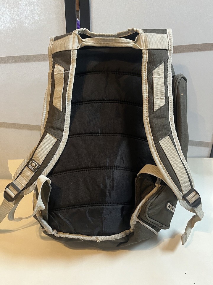 Ogio Street Urboe padded heavy duty backpack laptop bag Black/Gray ...