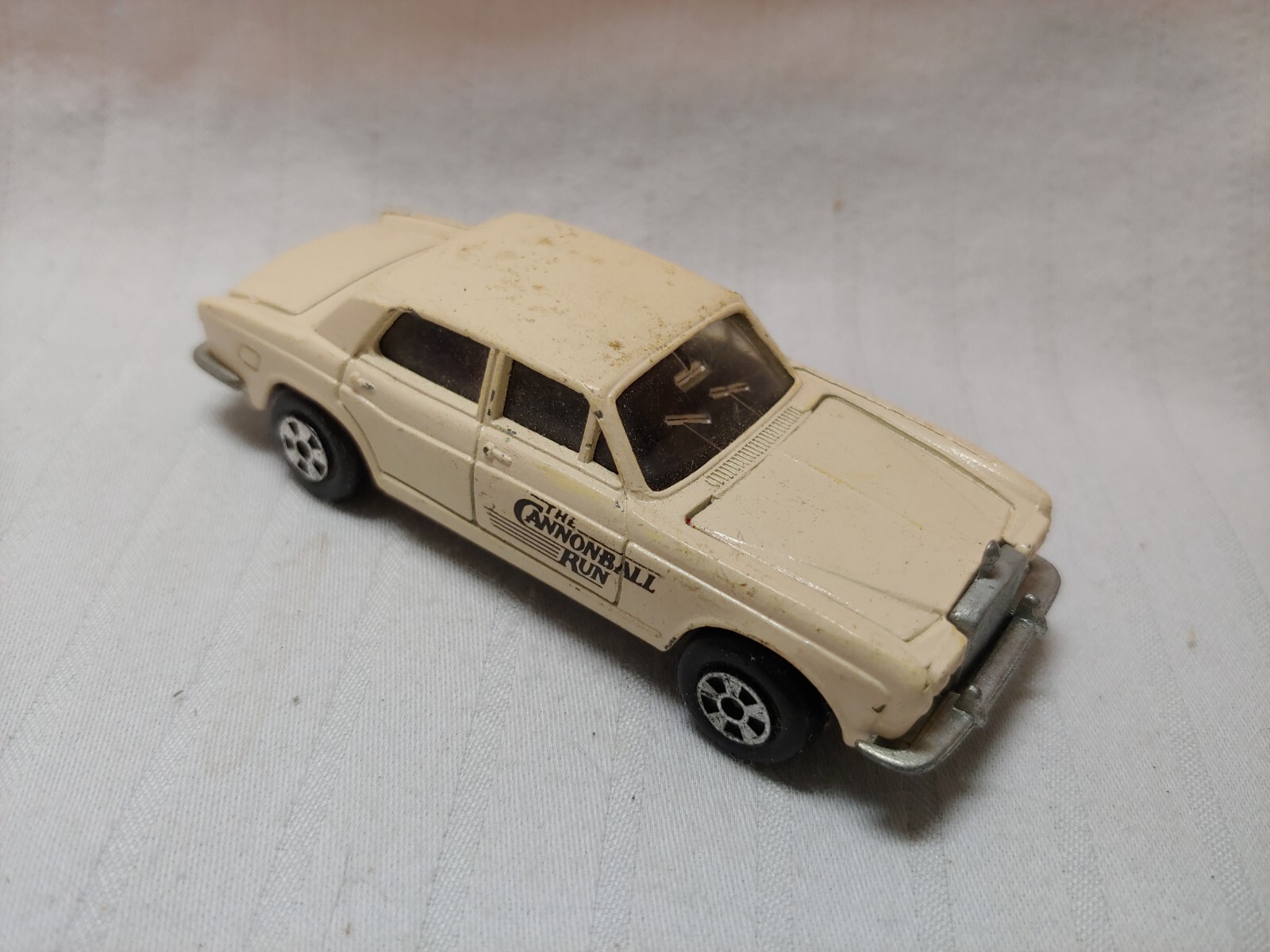 ERTL Cannonball Run Rolls Royce Silver Shadow 1:64 Diecast Vehicle Hong ...