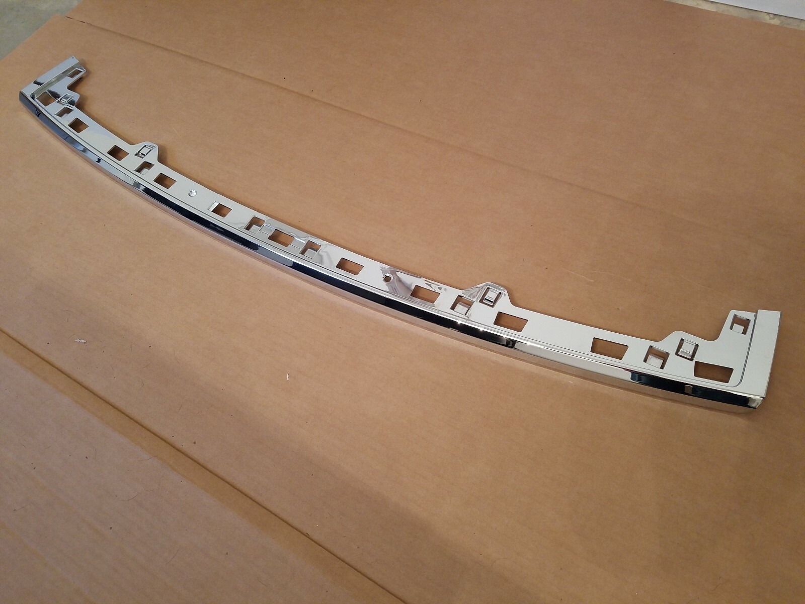 Bumper Face Bar Step Pad Molding Trim Rear Jeep 11-14 CH1144100 ...