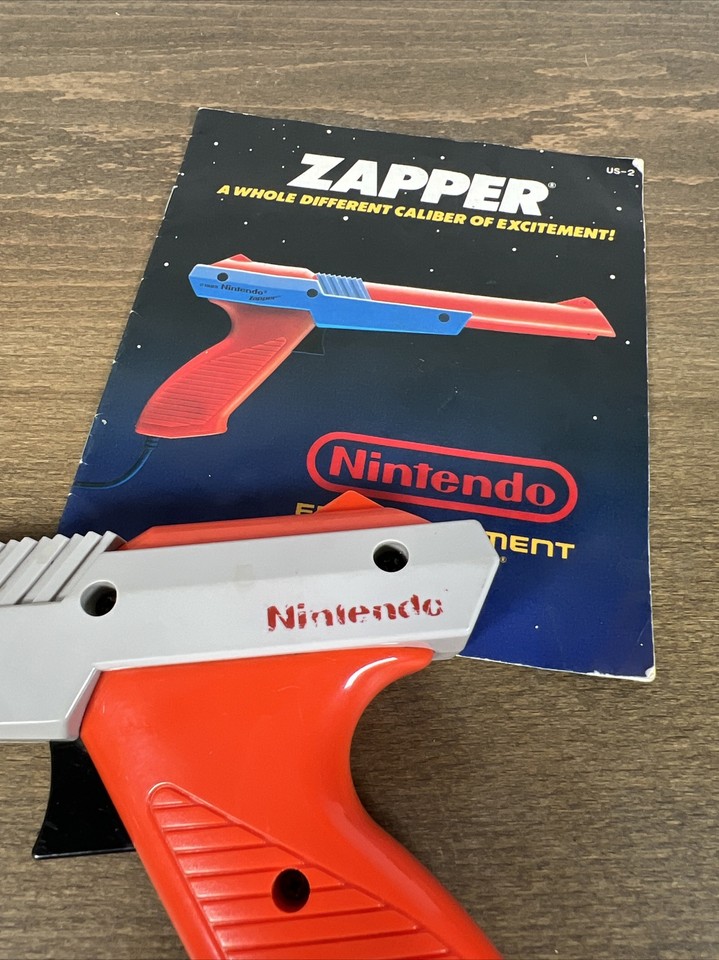 Nintendo Zapper Light Gun For Nintendo Entertainment System NES W ...