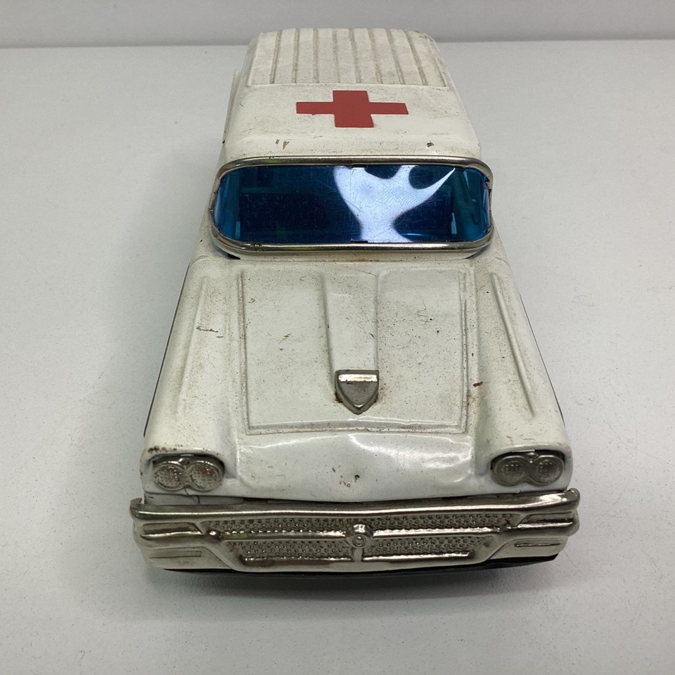 Vintage 58 Ford Red Cross Ambulance Die Cast Model Car (C2) W#612 ...