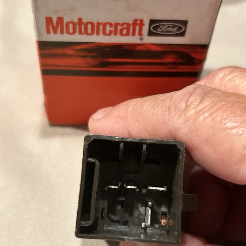 Motorcraft DY-408 EEC Electronic Engine Control PCM Relay E3AZ-12A646-A ...