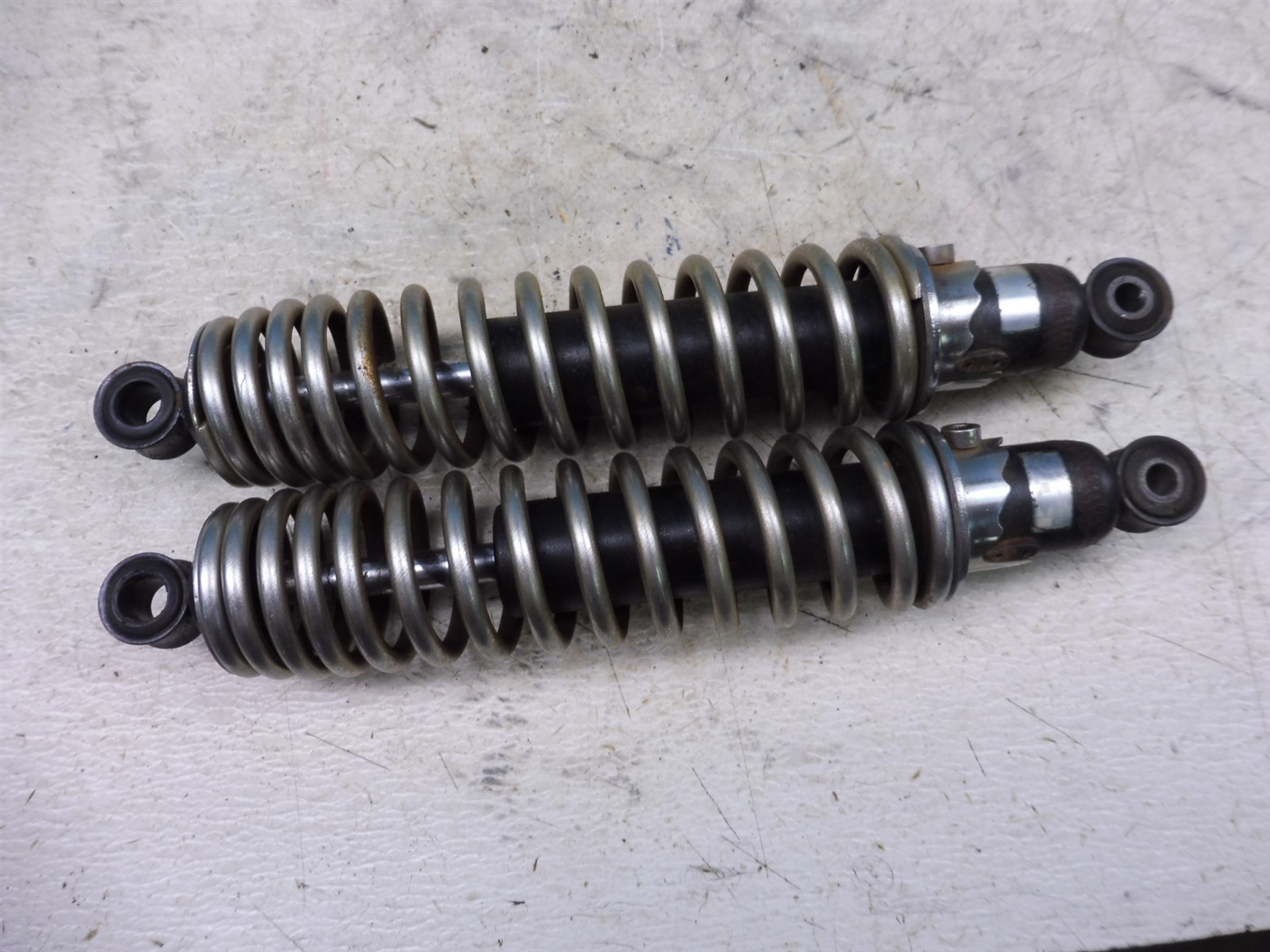 1982 Yamaha XS650 XS 650 Heritage Special Y438-1' rear shocks ...