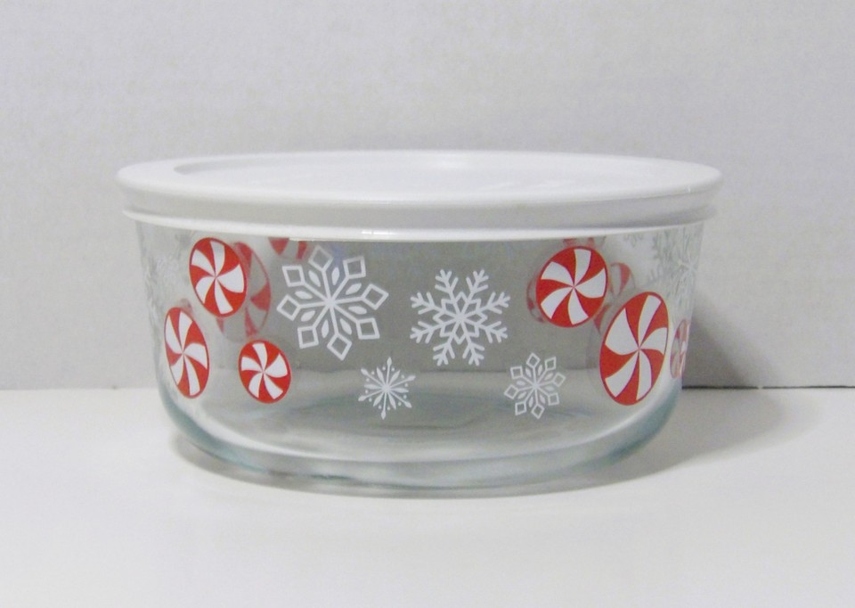 Pyrex Christmas 4 Cup Decorated Storage Bowl - Peppermints and ...