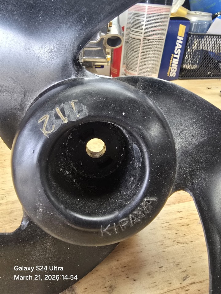 Kipawa Propeller MINN KOTA 112 POUND THRUST TROLLING MOTORS Ulterra ...