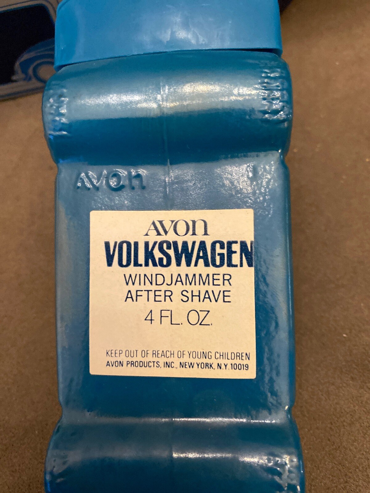 Avon Volkswagen VW Bug Beetle Mens Windjammer Decanter & Box Complete ...