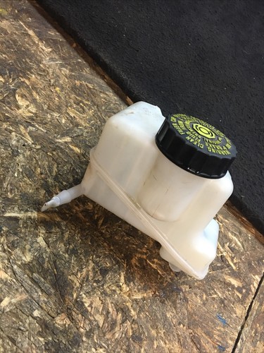 2008 Mercedes-Benz C230 ABS Brake Master Fluid Reservoir Tank ...
