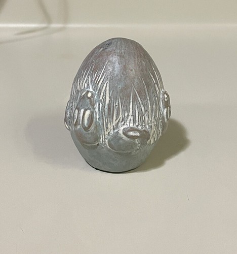 Isabel Bloom Signed 1986 Easter Egg Bunny Rabbits Spring Sculpture 2.75 ...