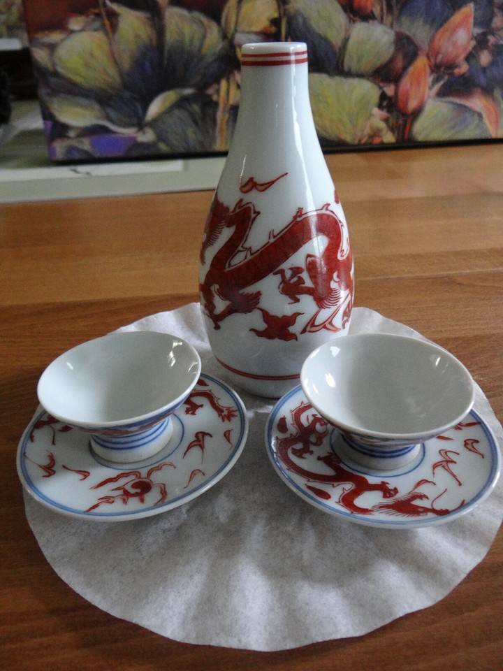Vintage Japanese Porcelain Sake Set Dragon Decanter Cups Saucer 5 ...