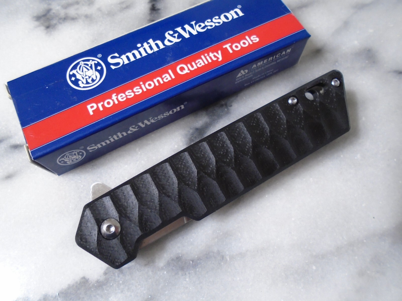 Smith & Wesson Assisted Open Cleaver Razel Pocket Knife Folder 24/7 ...