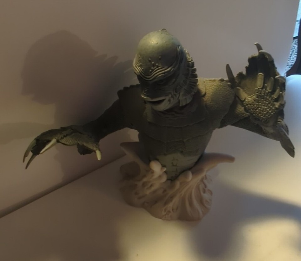 Creature From The Black Lagoon Bust Bank Black and White Diamond Select ...