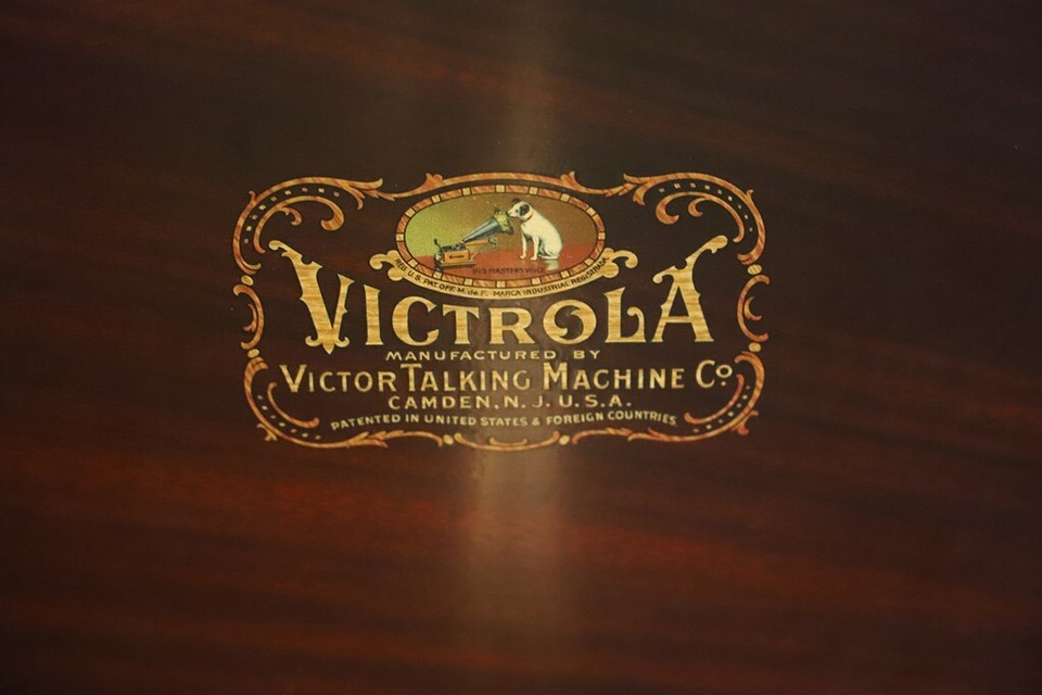 Antique Records (inside Victrola Victor Talking Machine Cabinet) | eBay