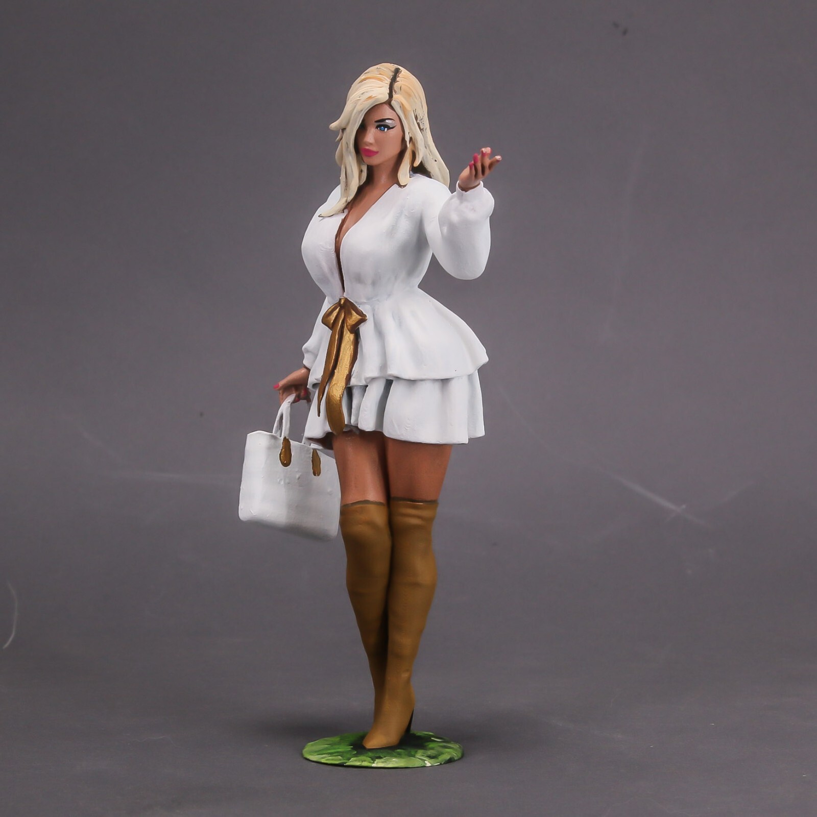 Scale Figure painted blonde Woman girl with a handbag in boots S313 ...