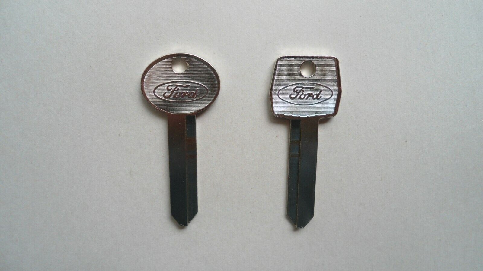 2 VINTAGE FORD KEYS FOR FORD T-BIRD RANGER ANGLIA F150 F250 F350 TRUCKS ...