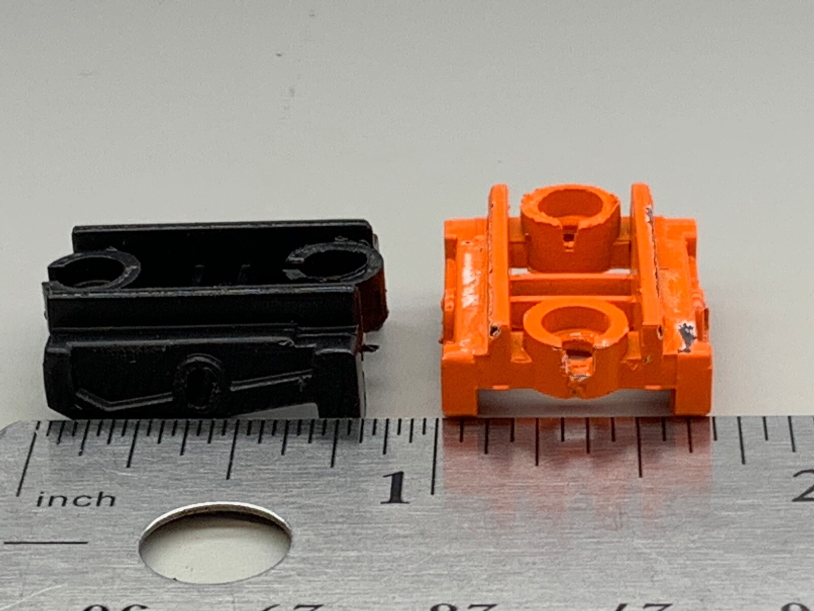 1/64 DCP PARTS RED PETERBILT AXLE MOUNT | eBay