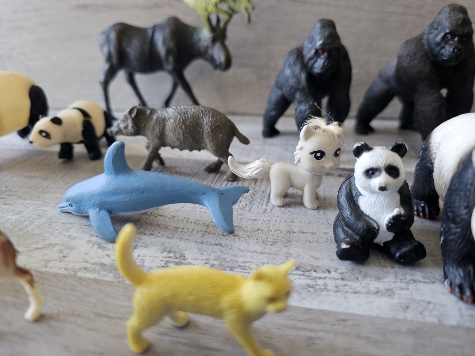 Lot Of 17 Animal Toys Wild Safari Animals Gorilla Panda Moose Schleich ...