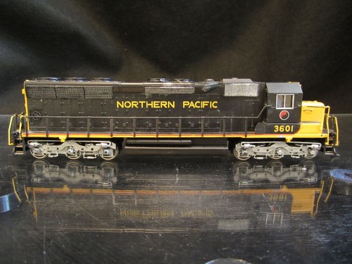 Bachmann Spectrum Northern Pacific EMD SD45 Diesel Locomotive #3601 ...