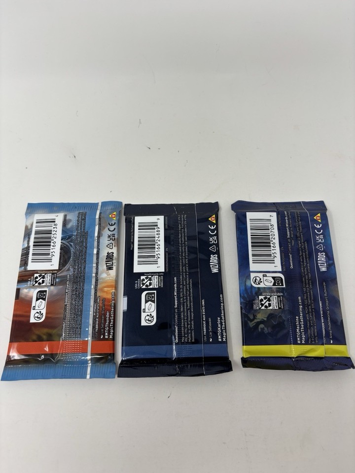 Magic: The Gathering Assorted Play Draft Booster - lot of 3 Packs ...