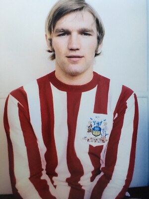 TONY CURRIE - FORMER SHEFFIELD UNITED FOOTBALLER - EXCELLENT UNSIGNED ...