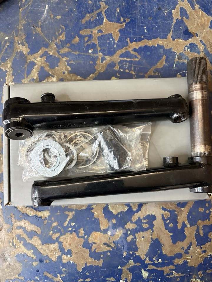 UNITED BMX CRANKS 175MM RHD / LHD - Black - 22mm - 100% 4130 MID BB ...