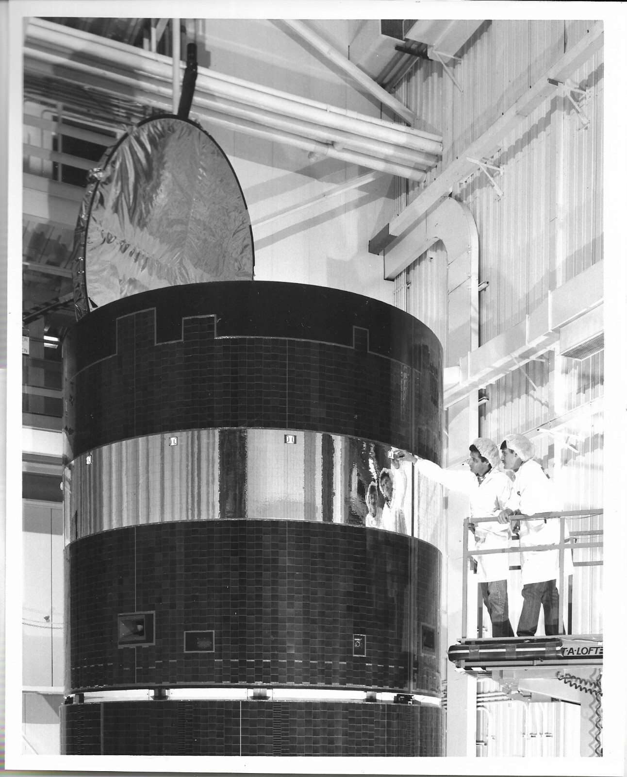 NASA SECTION OF JCSAT 2 COMMUNICATIONS SATELLITE 8" X 10" B/W ORIGINAL ...